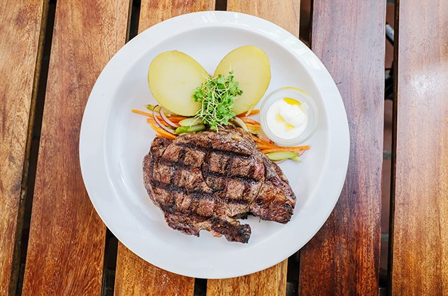 DINING – The Riverside Inn